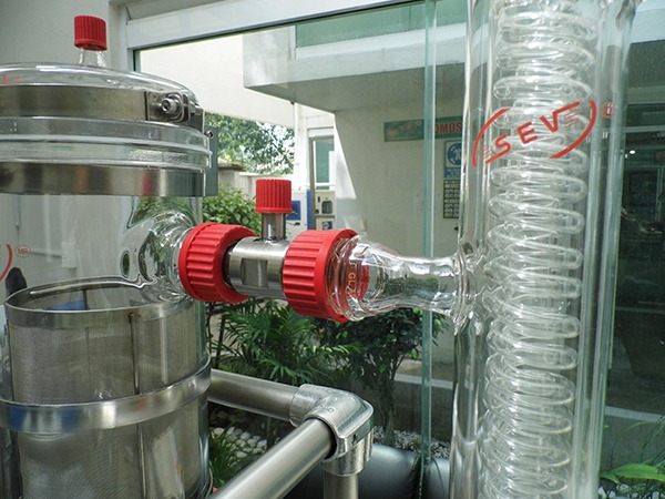 Extractor por arrastre de vapor » SEV-PRENDO | Sistemas y Equipos de Vidrio